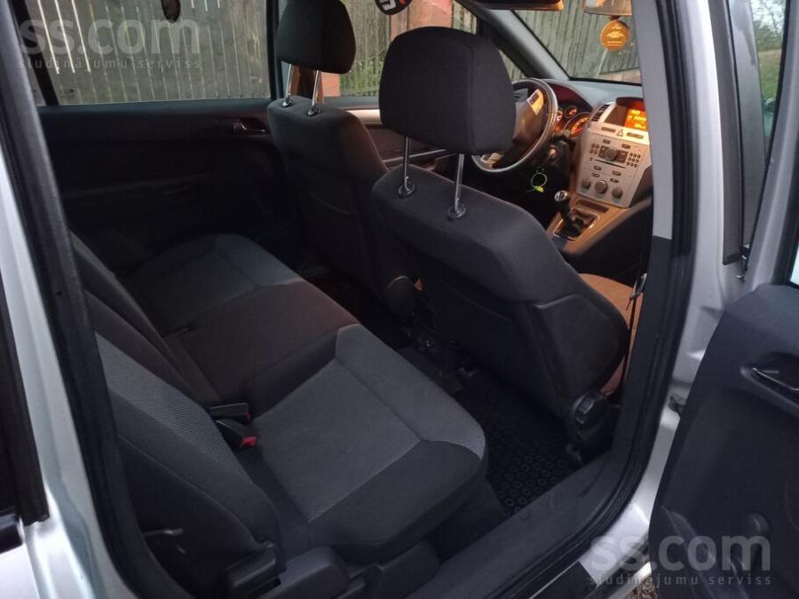 Opel Zafira 2013 in Riga, with an engine capacity of 1.70 L and mileage of 368 thousand km for 2050 €, photo 13 on AUTOMOTO.COM.LV