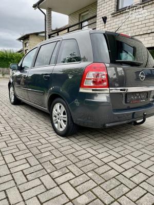 Opel Zafira 2013 in Kaunas, with an engine capacity of 1.70 L and mileage of 232 thousand km for 3600 €, photo 9 on AUTOMOTO.COM.LV