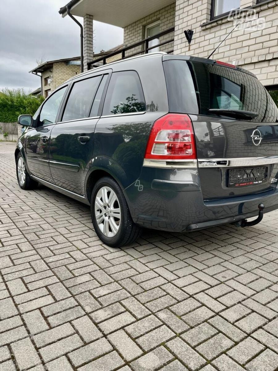 Opel Zafira 2013 in Kaunas, with an engine capacity of 1.70 L and mileage of 232 thousand km for 3600 €, photo 9 on AUTOMOTO.COM.LV
