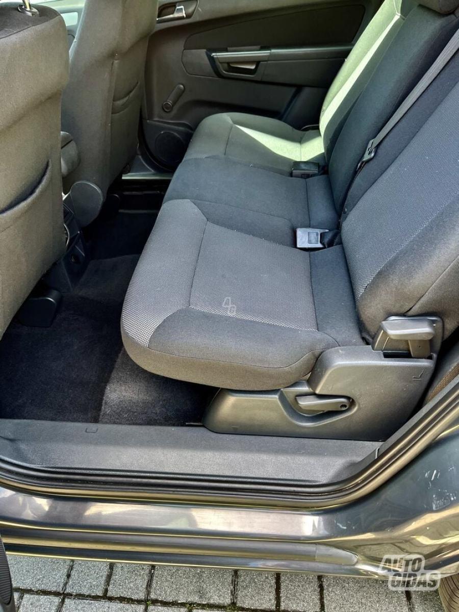 Opel Zafira 2013 in Kaunas, with an engine capacity of 1.70 L and mileage of 232 thousand km for 3600 €, photo 12 on AUTOMOTO.COM.LV