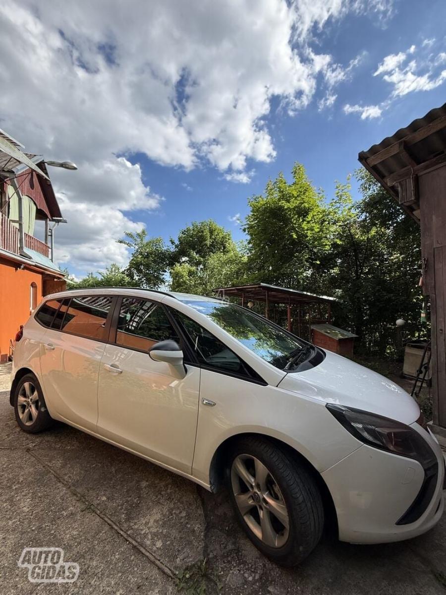 Opel Zafira 2013 in Kaunas, with an engine capacity of 2.00 L and mileage of 341 thousand km for 4600 €, photo 4 on AUTOMOTO.COM.LV