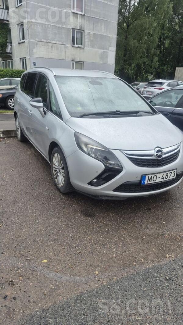 Opel Zafira 2014 in Riga, with an engine capacity of 1.60 L and mileage of 343 thousand km for 4500 €, photo 2 on AUTOMOTO.COM.LV
