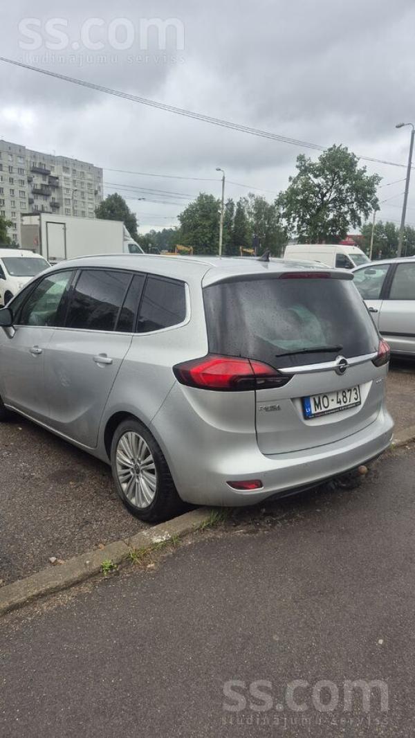 Opel Zafira 2014 in Riga, with an engine capacity of 1.60 L and mileage of 343 thousand km for 4500 €, photo 3 on AUTOMOTO.COM.LV
