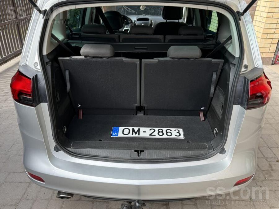 Opel Zafira 2014 in Jelgava, with an engine capacity of 2.00 L and mileage of 130 thousand km for 8450 €, photo 8 on AUTOMOTO.COM.LV