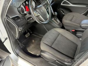 Opel Zafira 2014 in Jelgava, with an engine capacity of 2.00 L and mileage of 130 thousand km for 8450 €, photo 10 on AUTOMOTO.COM.LV