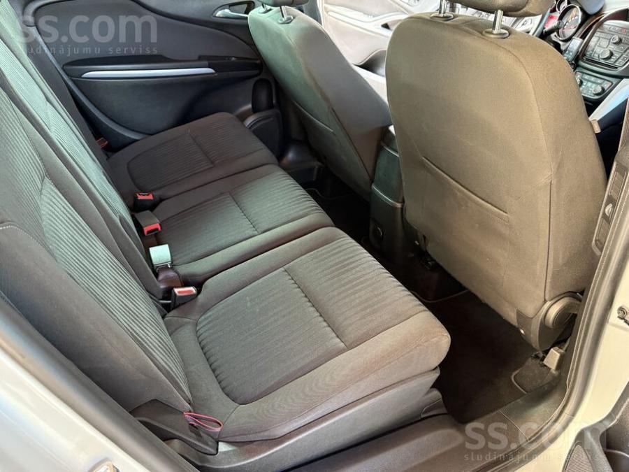 Opel Zafira 2014 in Jelgava, with an engine capacity of 2.00 L and mileage of 130 thousand km for 8450 €, photo 13 on AUTOMOTO.COM.LV