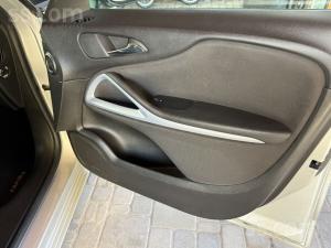 Opel Zafira 2014 in Jelgava, with an engine capacity of 2.00 L and mileage of 130 thousand km for 8450 €, photo 15 on AUTOMOTO.COM.LV