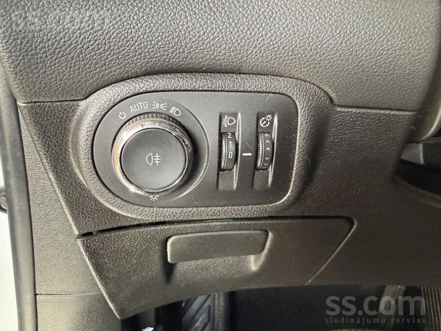 Opel Zafira 2014 in Jelgava, with an engine capacity of 2.00 L and mileage of 130 thousand km for 8450 €, photo 17 on AUTOMOTO.COM.LV