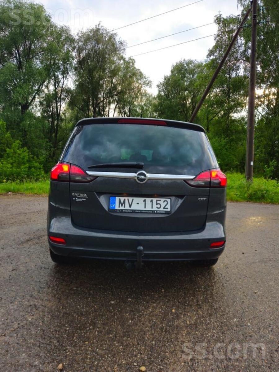 Opel Zafira 2014 Rīga, ar dzinēja tilpumu 2.00 L un nobraukumu 352 tūkst. km par 4650 €, foto 6 vietnē AUTOMOTO.COM.LV