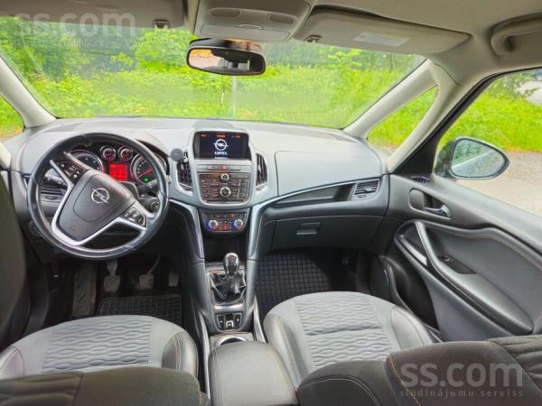 Opel Zafira 2014 in Riga, with an engine capacity of 2.00 L and mileage of 352 thousand km for 4650 €, photo 6 on AUTOMOTO.COM.LV