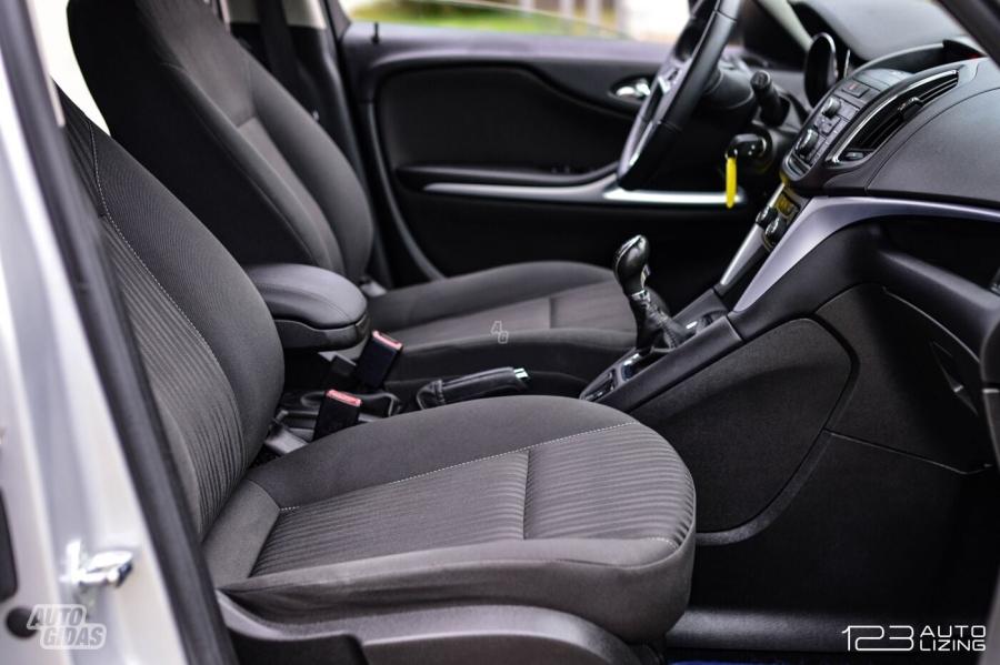 Opel Zafira 2014 in Kretinga, with an engine capacity of 2.00 L and mileage of 227 thousand km for 5650 €, photo 14 on AUTOMOTO.COM.LV