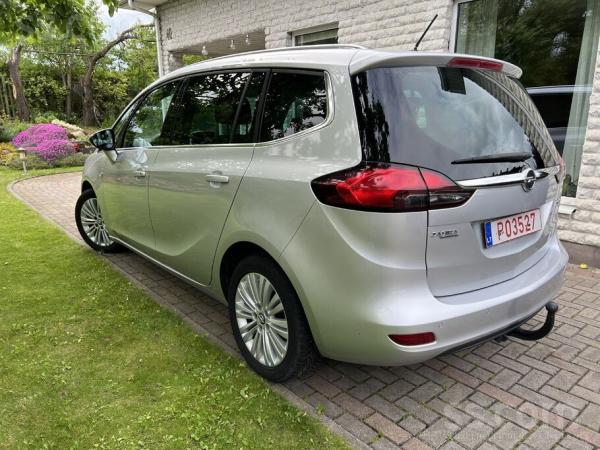 Opel Zafira 2015 in Riga, with an engine capacity of 1.60 L and mileage of 179 thousand km for 6200 €, photo 4 on AUTOMOTO.COM.LV