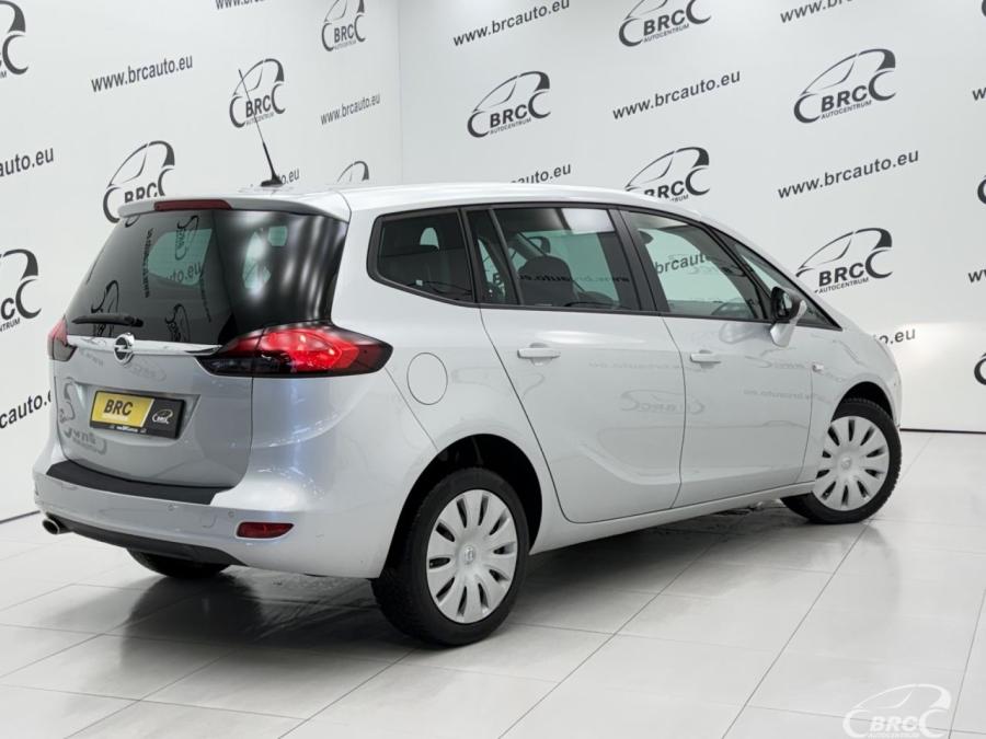 Opel Zafira 2015 in Vilnius, with an engine capacity of 1.96 L and mileage of 211 thousand km for 7500 €, photo 2 on AUTOMOTO.COM.LV