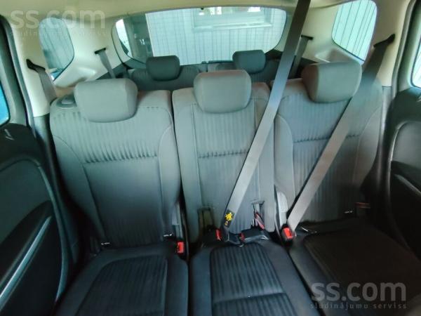 Opel Zafira 2015 in Cesis, with an engine capacity of 2.00 L and mileage of 453 thousand km for 6500 €, photo 9 on AUTOMOTO.COM.LV