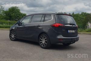 Opel Zafira 2015 in Riga, with an engine capacity of 1.40 L and mileage of 158 thousand km for 5300 €, photo 3 on AUTOMOTO.COM.LV