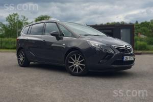 Opel Zafira 2015 in Riga, with an engine capacity of 1.40 L and mileage of 158 thousand km for 5300 €, photo 5 on AUTOMOTO.COM.LV