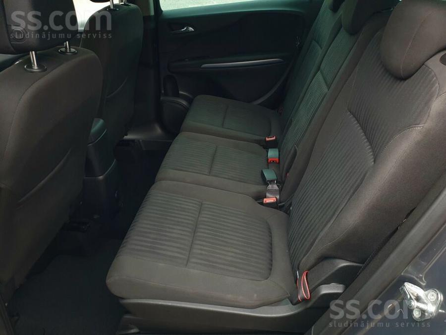 Opel Zafira 2015 in Riga, with an engine capacity of 1.40 L and mileage of 158 thousand km for 5300 €, photo 12 on AUTOMOTO.COM.LV