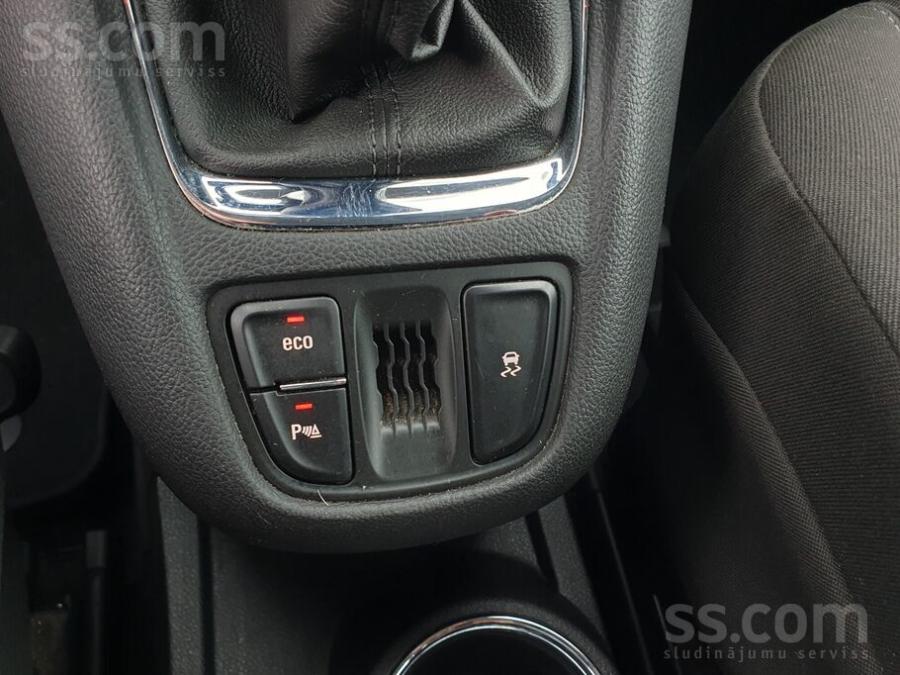 Opel Zafira 2015 in Riga, with an engine capacity of 1.40 L and mileage of 158 thousand km for 5300 €, photo 19 on AUTOMOTO.COM.LV
