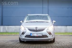 Opel Zafira 2015 in Riga, with an engine capacity of 1.60 L and mileage of 316 thousand km for 6990 €, photo 3 on AUTOMOTO.COM.LV