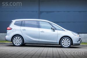 Opel Zafira 2015 in Riga, with an engine capacity of 1.60 L and mileage of 316 thousand km for 6990 €, photo 6 on AUTOMOTO.COM.LV