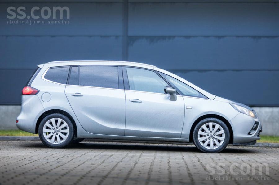 Opel Zafira 2015 in Riga, with an engine capacity of 1.60 L and mileage of 316 thousand km for 6990 €, photo 6 on AUTOMOTO.COM.LV