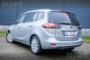 Opel Zafira 2015 in Riga, with an engine capacity of 1.60 L and mileage of 316 thousand km for 6990 €, photo 8 on AUTOMOTO.COM.LV