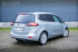 Opel Zafira 2015 in Riga, with an engine capacity of 1.60 L and mileage of 316 thousand km for 6990 €, photo 10 on AUTOMOTO.COM.LV