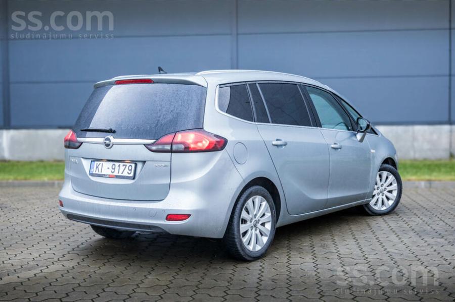 Opel Zafira 2015 in Riga, with an engine capacity of 1.60 L and mileage of 316 thousand km for 6990 €, photo 10 on AUTOMOTO.COM.LV