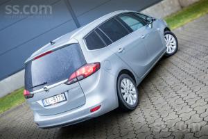 Opel Zafira 2015 in Riga, with an engine capacity of 1.60 L and mileage of 316 thousand km for 6990 €, photo 11 on AUTOMOTO.COM.LV