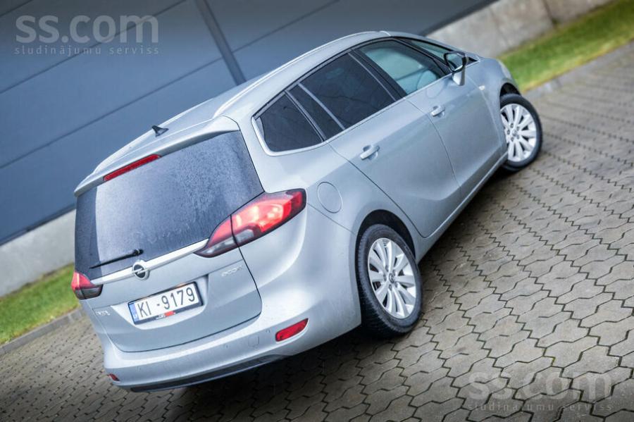 Opel Zafira 2015 in Riga, with an engine capacity of 1.60 L and mileage of 316 thousand km for 6990 €, photo 11 on AUTOMOTO.COM.LV