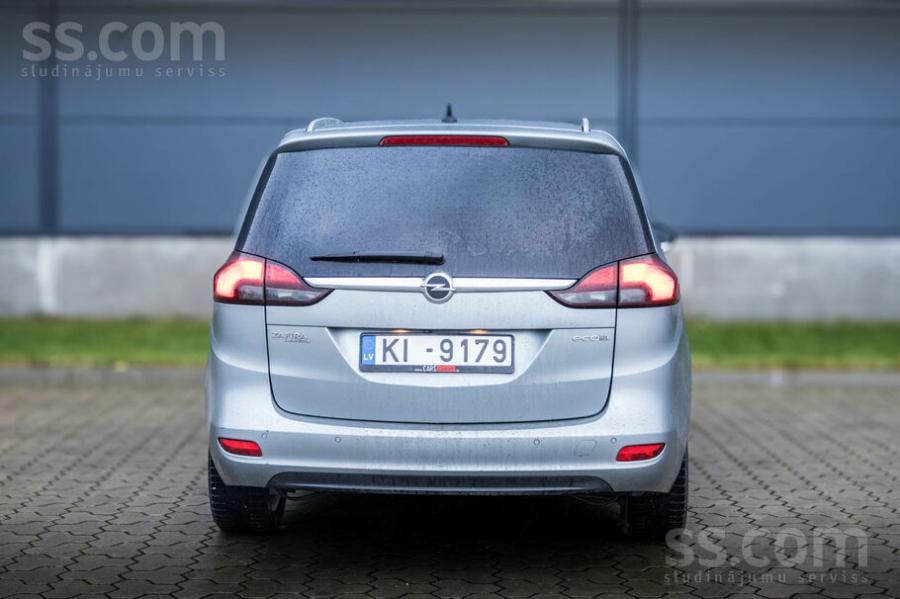 Opel Zafira 2015 in Riga, with an engine capacity of 1.60 L and mileage of 316 thousand km for 6990 €, photo 12 on AUTOMOTO.COM.LV