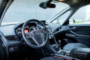 Opel Zafira 2015 in Riga, with an engine capacity of 1.60 L and mileage of 316 thousand km for 6990 €, photo 13 on AUTOMOTO.COM.LV