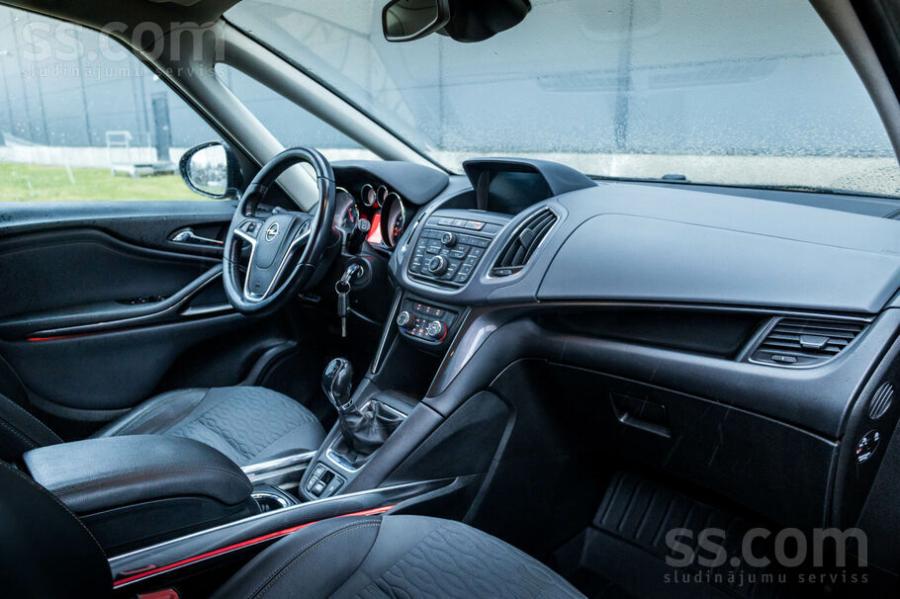 Opel Zafira 2015 in Riga, with an engine capacity of 1.60 L and mileage of 316 thousand km for 6990 €, photo 14 on AUTOMOTO.COM.LV