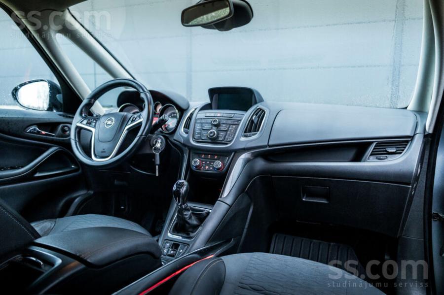 Opel Zafira 2015 in Riga, with an engine capacity of 1.60 L and mileage of 316 thousand km for 6990 €, photo 15 on AUTOMOTO.COM.LV
