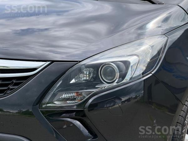 Opel Zafira 2016 in Jelgava, with an engine capacity of 1.40 L and mileage of 155 thousand km for 8450 €, photo 2 on AUTOMOTO.COM.LV