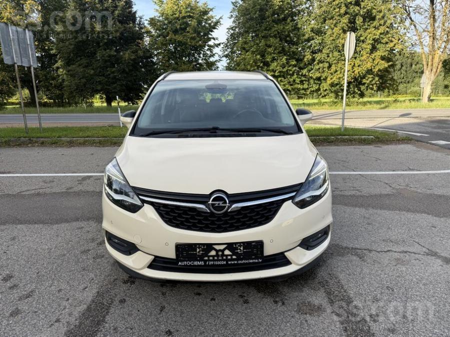 Opel Zafira 2017 in Ogre, with an engine capacity of 2.00 L and mileage of 238 thousand km for 7599 €, photo 3 on AUTOMOTO.COM.LV