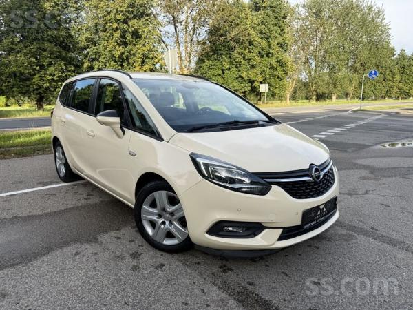 Opel Zafira 2017 in Ogre, with an engine capacity of 2.00 L and mileage of 238 thousand km for 7599 €, photo 3 on AUTOMOTO.COM.LV