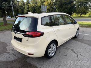 Opel Zafira 2017 in Ogre, with an engine capacity of 2.00 L and mileage of 238 thousand km for 7599 €, photo 5 on AUTOMOTO.COM.LV