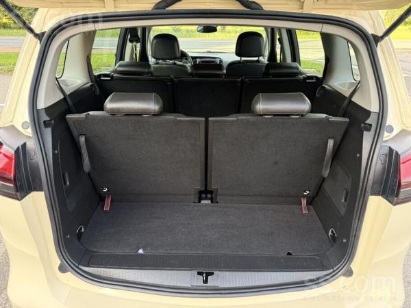Opel Zafira 2017 in Ogre, with an engine capacity of 2.00 L and mileage of 238 thousand km for 7599 €, photo 7 on AUTOMOTO.COM.LV