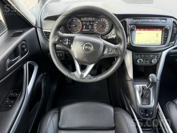 Opel Zafira 2017 in Ogre, with an engine capacity of 2.00 L and mileage of 238 thousand km for 7599 €, photo 8 on AUTOMOTO.COM.LV