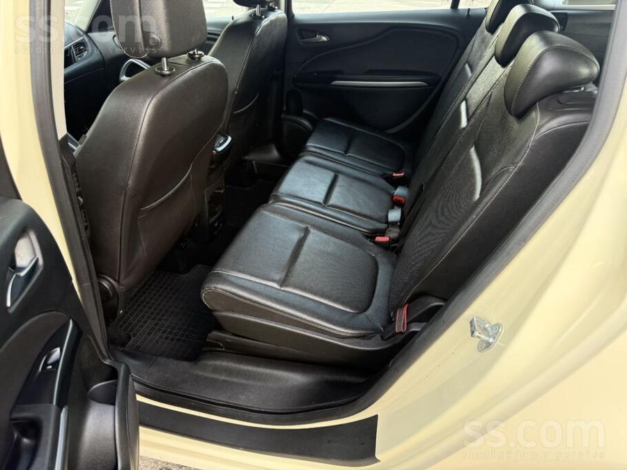 Opel Zafira 2017 in Ogre, with an engine capacity of 2.00 L and mileage of 238 thousand km for 7599 €, photo 11 on AUTOMOTO.COM.LV