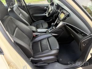 Opel Zafira 2017 in Ogre, with an engine capacity of 2.00 L and mileage of 238 thousand km for 7599 €, photo 12 on AUTOMOTO.COM.LV