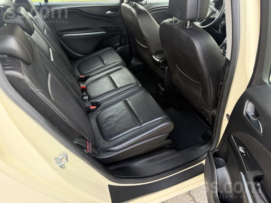 Opel Zafira 2017 in Ogre, with an engine capacity of 2.00 L and mileage of 238 thousand km for 7599 €, photo 13 on AUTOMOTO.COM.LV