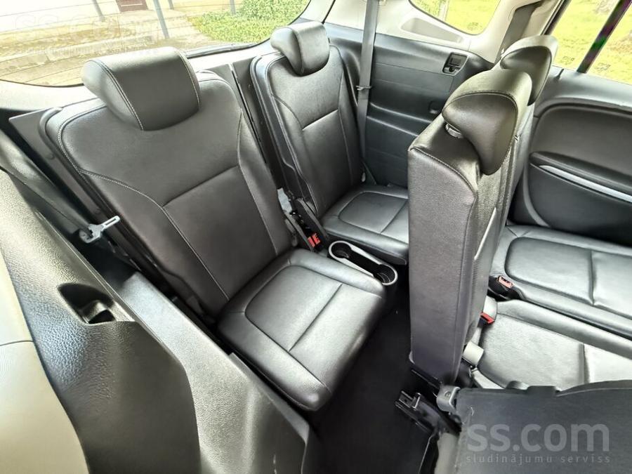 Opel Zafira 2017 in Ogre, with an engine capacity of 2.00 L and mileage of 238 thousand km for 7599 €, photo 14 on AUTOMOTO.COM.LV
