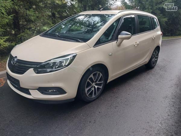 Opel Zafira 2019 in Marijampole, with an engine capacity of 2.00 L and mileage of 227 thousand km for 6699 €, photo 2 on AUTOMOTO.COM.LV