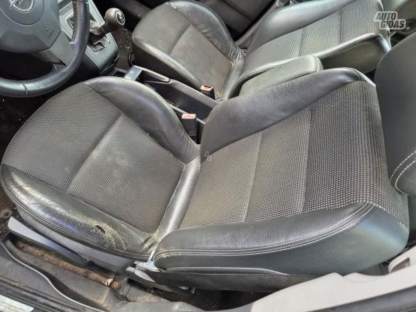Opel Zafira 2026 in Jonava, with an engine capacity of 1.90 L and mileage of 313 thousand km for 499 €, photo 9 on AUTOMOTO.COM.LV
