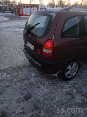 Sarkans Opel Zafira 2000 Tukums, ar dzinēja tilpumu 1.60 L un nobraukumu 180 tūkst. km par 1200 €, foto 4 vietnē AUTOMOTO.COM.LV