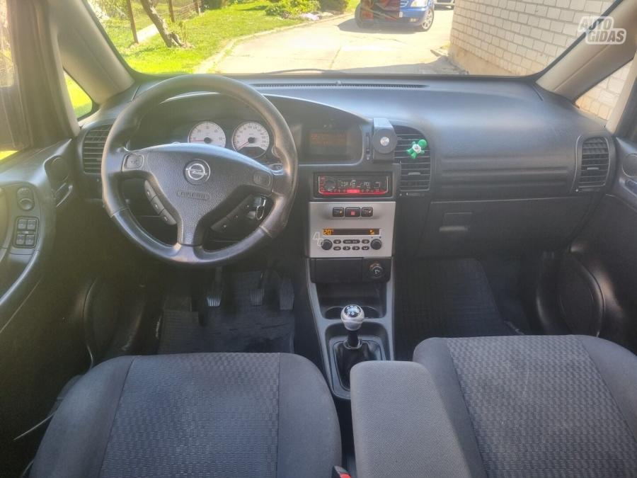Red Opel Zafira 2003 in Kaunas, with an engine capacity of 2.20 L and mileage of 300 thousand km for 1250 €, photo 8 on AUTOMOTO.COM.LV