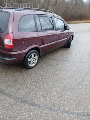 Red Opel Zafira 2004 in Liepaja, with an engine capacity of 2.20 L and mileage of 300 thousand km for 1200 €, photo  on AUTOMOTO.COM.LV