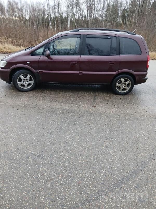 Red Opel Zafira 2004 in Liepaja, with an engine capacity of 2.20 L and mileage of 300 thousand km for 1200 €, photo 2 on AUTOMOTO.COM.LV